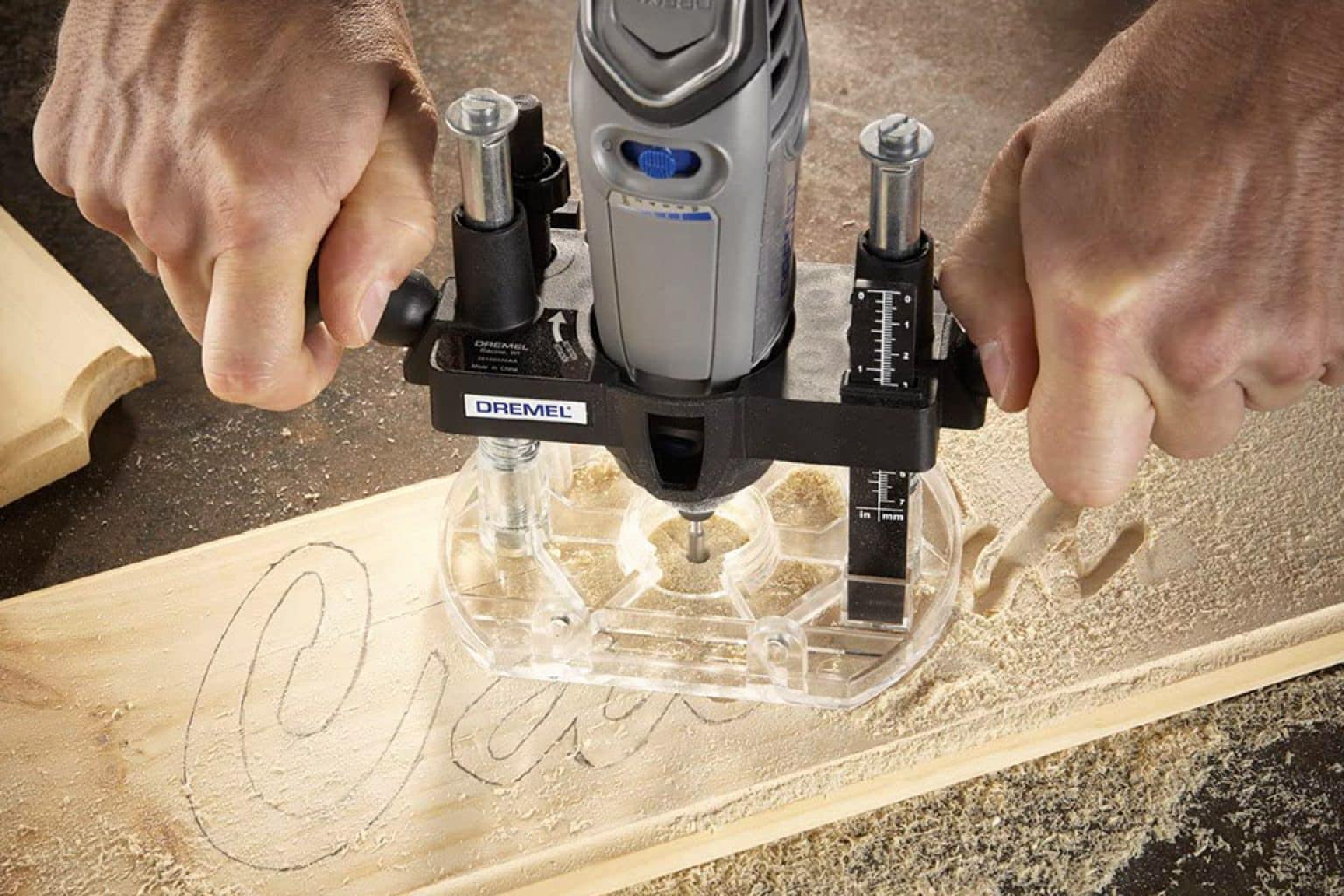Comment Utiliser la défonceuse DREMEL en 5 étapes