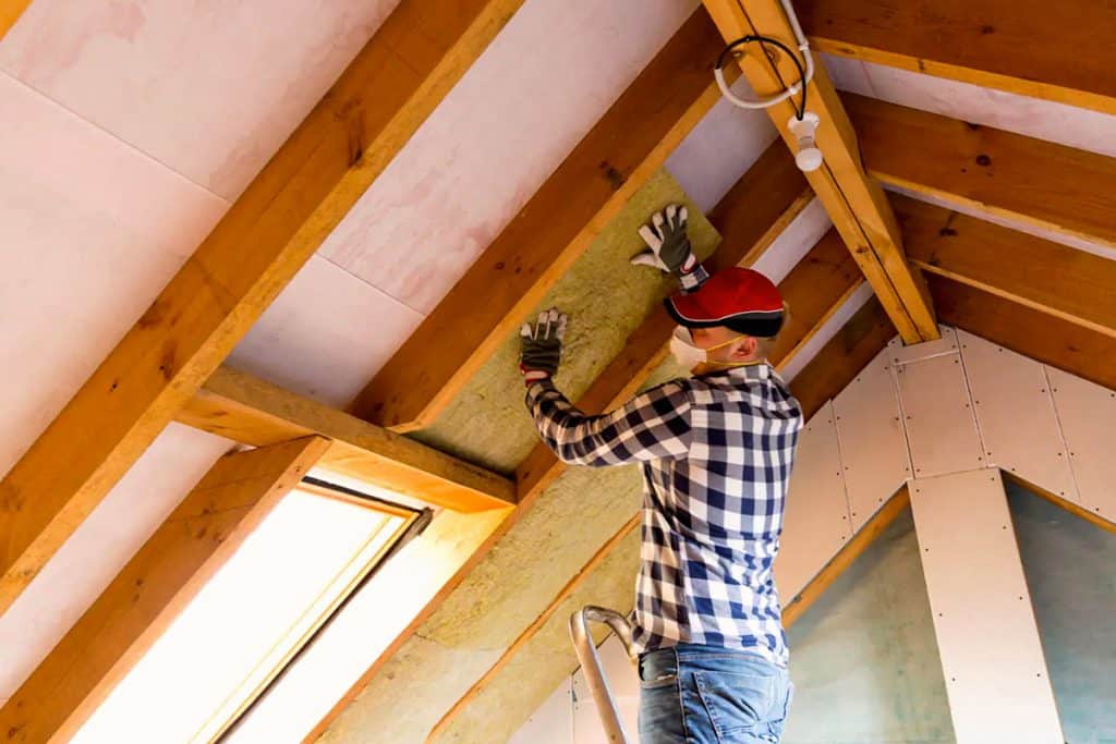 Isoler un plafond existant : guide et conseils par étapes