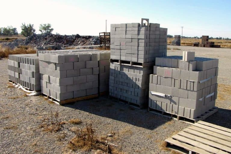 Combien de PARPAING sur une PALETTE ? Guide 2025