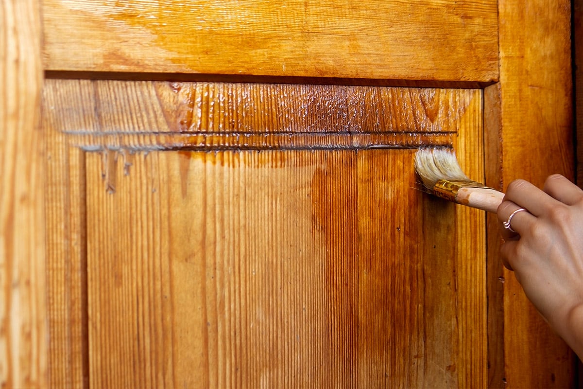 VERNIS pour PORTES en Bois : Découvrez le Secret pour un Rendu Impeccable